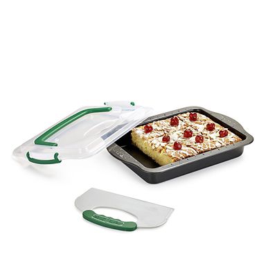 Perfect Slice Traybake Tin | Lakeland